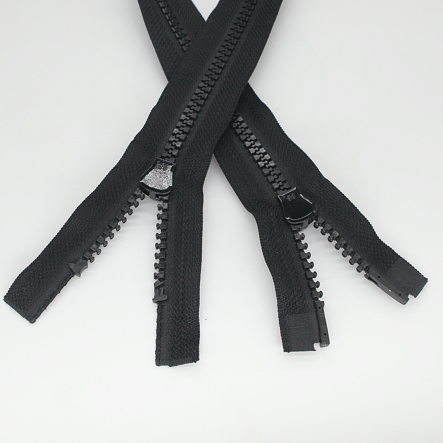 Quality two way auto-lock plastic zipper